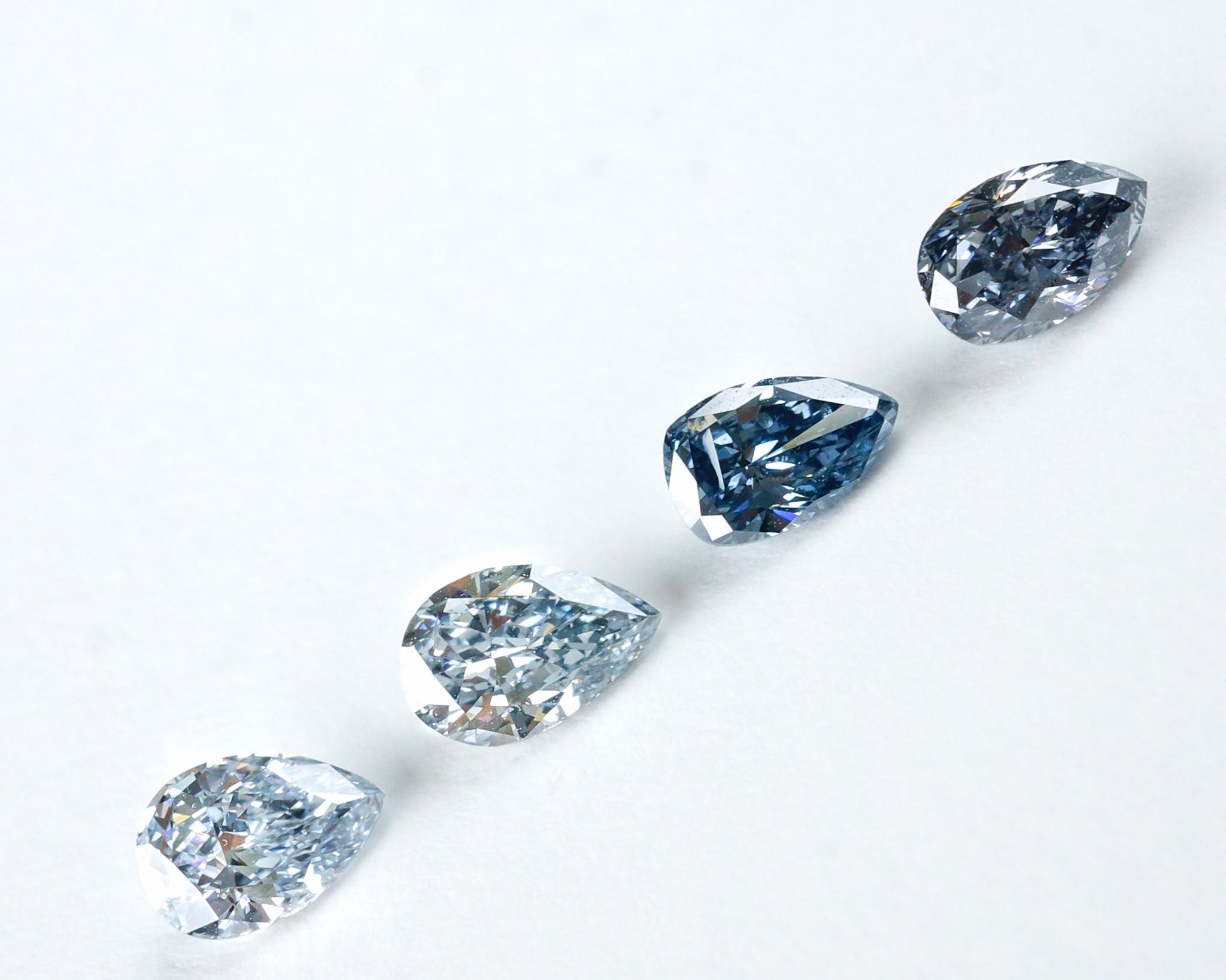 Natural Blue Diamonds Buying Guide 2026 - Value, Rarity & Buying Advice